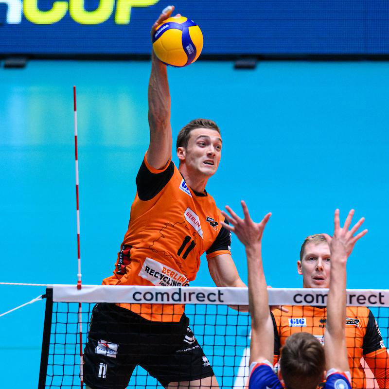 Problems attacking the ball? – Dustin Watten